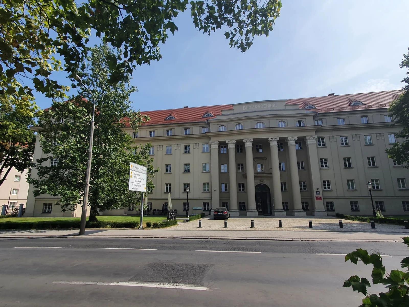 Poznań Al. Niepodległości 26, Hanka Dom studencki UAM - nadzór ...
